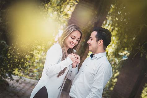 Puisi Romantis Anniversary Buat Pacar