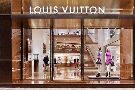 Louis Vuitton 廣東道 5 號旗艦店 化身旅遊主題藝術博物館 Harpersbazaar Hk