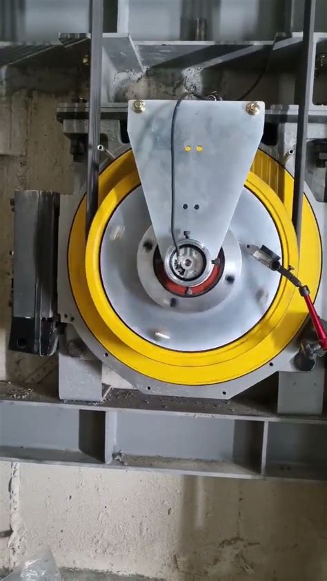 엘리베이터 권상기 엔코더 전면부에 설치 후면부도 엔코더 있음 Youtube