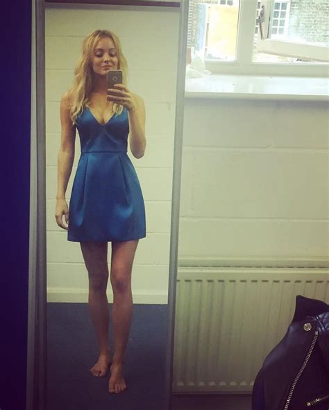 Christina Wolfes Instagram Post “oh Hey Promo Day 🙌🎥” En 2025