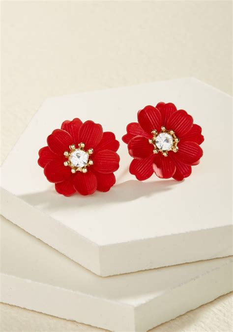 Hit A Flower Note Earrings ModCloth Earrings Flowers Petals