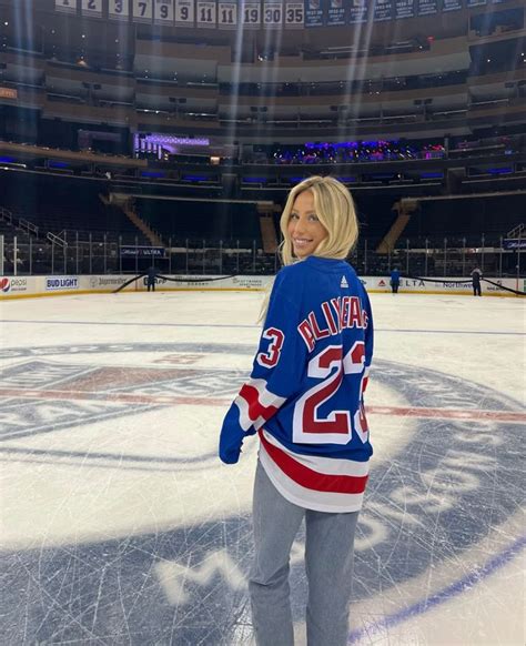 Hockey Game Outfit Hockey Outfits Hockey Games Sport Outfits Trendy Outfits Cute Outfits