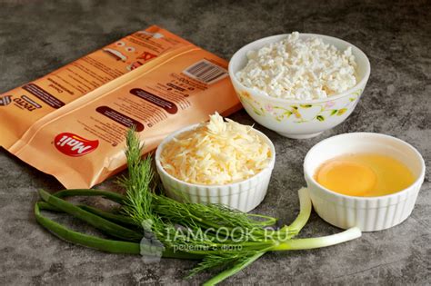 Булочки из слоеного теста с сыром и творогом — рецепт с фото пошагово