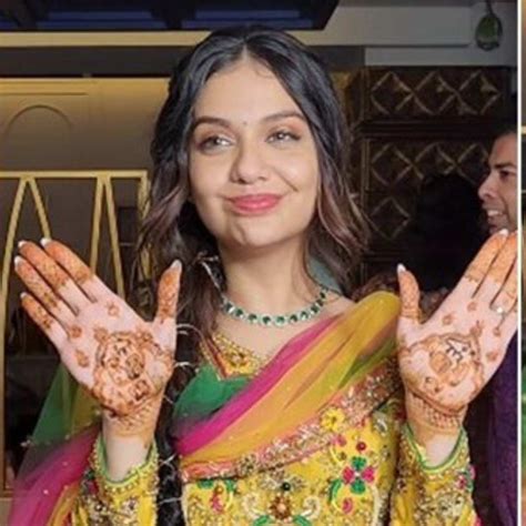 Pre Wedding Festivities Divya Agarwal S Mehndi Ceremony Steals The Show
