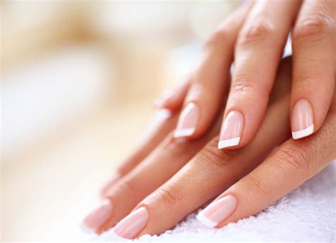 Make Sure To Read This Before Getting Your First Silk Wrap Nails At A