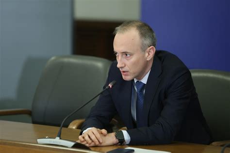 Министър Вълчев с апел към родителите да дадат съгласие за да се
