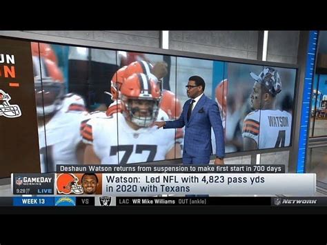 Watch Deshaun Watson Garners Boos And Cheers As Controversial Nfl Star