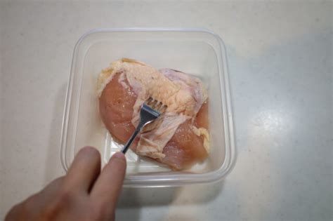 レンジでしっとりやわらか！ピリ辛よだれどりの簡単作り方。やみつき香味だれが絶品レシピ。 つくりおき食堂