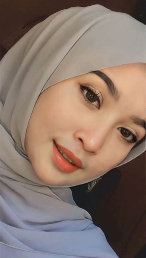 Pin Di Rabbito Au Su Beautiful Muslim Women