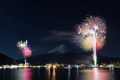 冬の寒空に凛と美しく咲く。「冬の花火」を見に行きませんか？ キナリノ