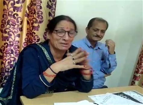 मोदी के दौरे के दिन आत्‍मदाह की चेतावनी घर का रास्‍ता बंद करने पर आहत