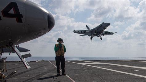 Us Militär Luftangriffe Auf Iranische Ziele In Syrien Als