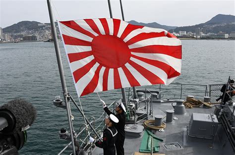 「旭日旗」問題 海自obは「韓国海軍の軍人が一番恥ずかしい思いをしている」と指摘 デイリー新潮