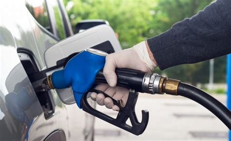 Арести в Гърция за нелегален внос от България на разредител за горива Cross Bg