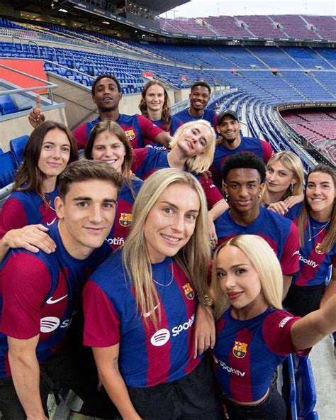 Las nuevas camisetas de los grandes Mbappé de blanco y el Liverpool