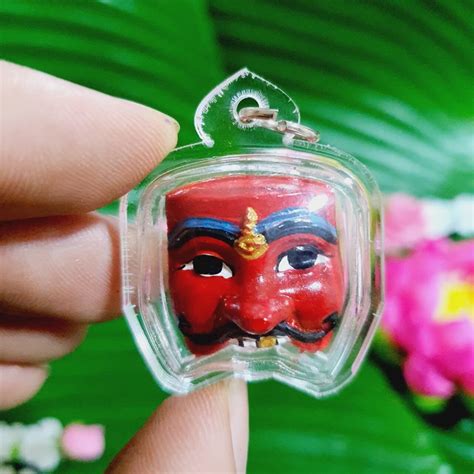 หน้ากากพรานบุญ วัดยางใหญ่ สีแดง เลี่ยมกรอบกันน้ำอย่างดี ด้านหลังบรรจุ