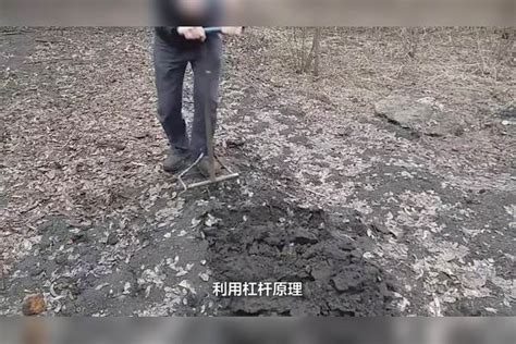 农民大叔发明“翻土”神器，一天能翻土6亩地，20元造一把元造一神器大叔