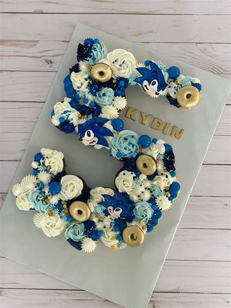 Sonic Theme Pull Apart Cake In 2024 Sonic Birthday Cake Sonic Birthday Sonic Cake