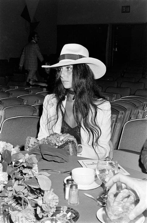 Chers Iconic Style Over The Years Style Icons Cher Iconic Cher Fashion