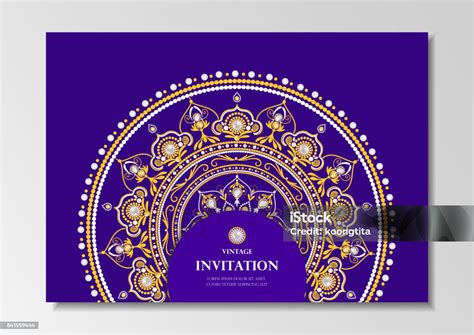 초대 카드 보라색 배경 벡터에 다이아몬드 만다라 패턴으로 빈티지 디자인 0명에 대한 스톡 벡터 아트 및 기타 이미지 0명 금 금속 꽃 식물 Istock