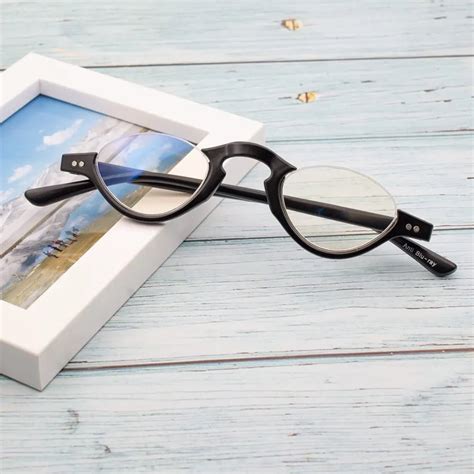 Retro Half Moon Reading Eyeglasses Taraiga