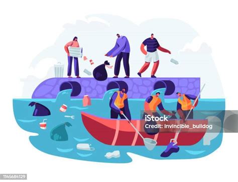 물 플라스틱 오염 사람들은 강물에 쓰레기를 던져 보트에 노동자 수 중에서 쓰레기를 잡기 바다에 떠 있는 폐기물 생태 환경 보호 만화 평면 벡터 일러스트 강에 대한 스톡 벡터