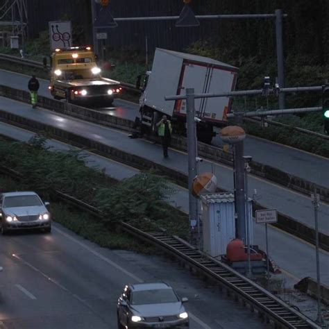 Reifenplatzer Bei Lkw Unfall Auf Der A43 In Marl Radio Vest