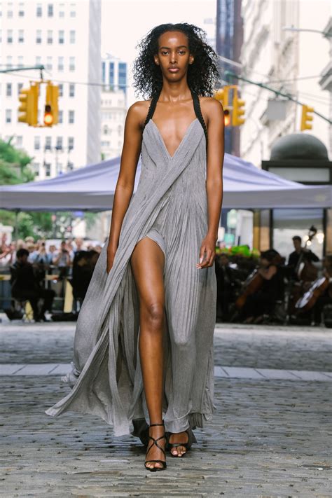 Prabal Gurung Spring 2025 Ready To Wear Runway Fashion Show