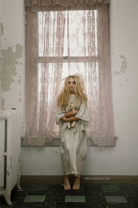What If Alice Was Really Insane I Went To An Old Asylum And Created A Photoshoot To Tell A