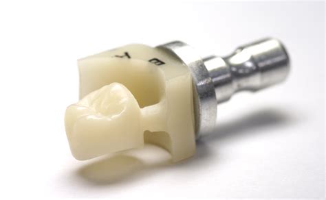 CAD CAM冠 デジタル歯科の最先端株式会社足利セラミックラボラトリー