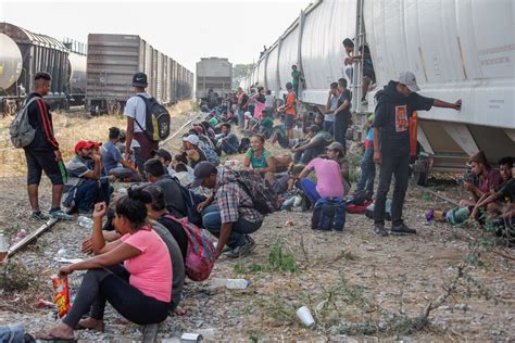 Migración De México Intercepta A Casi 2 000 Indocumentados En Un Solo