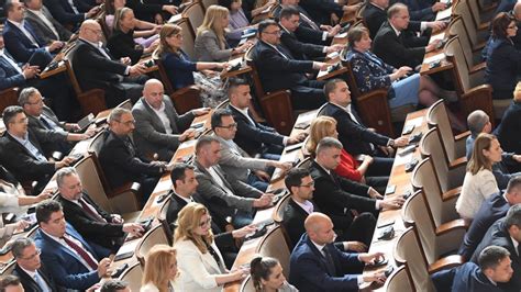 Ето кои партии получават повече депутати и кои губят Политика Новини Бг