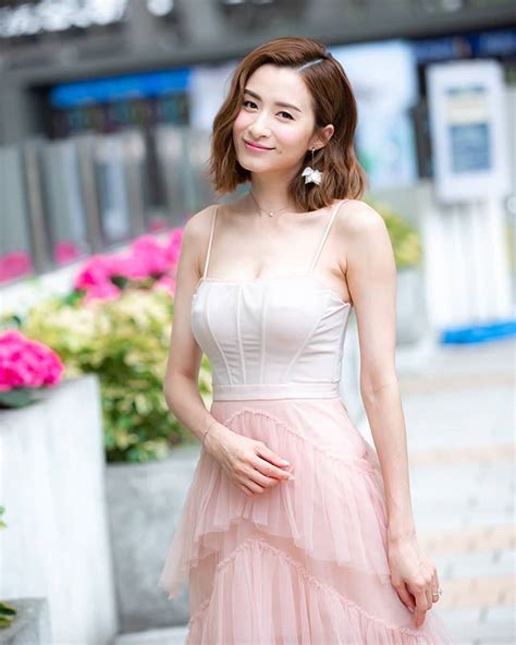 Jess Sum沈卓盈💕（jessiesum）• Instagram 相片與影片 Crop Top Skirt Set