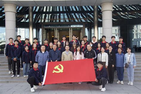 追寻历史印记，感悟文化魅力——道路桥梁工程学院走进新疆维吾尔自治区博物馆开展主题党日活动 新疆交通职业技术学院