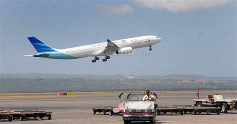 Pesawat Garuda Berhenti Mendadak Saat Take Off Penumpang Panik