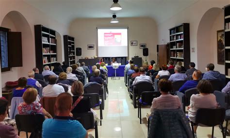 “la Guerra Di Nina” Una Finestra Sul Mondo Che Fa Riflettere Presentato A Melfi Il Libro Di