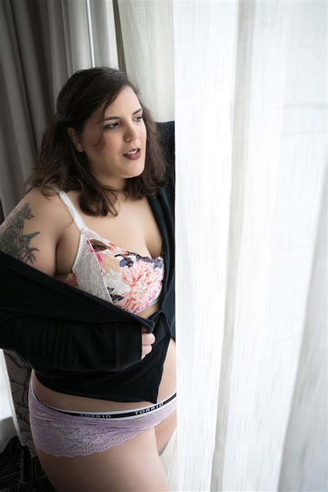 Mickeypluspnw Female Model Profile Portland Oregon Us 13 Photos