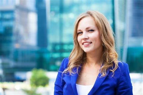 Premium Photo Portrait Close Up Of Young Beautiful Happy Blonde Woman