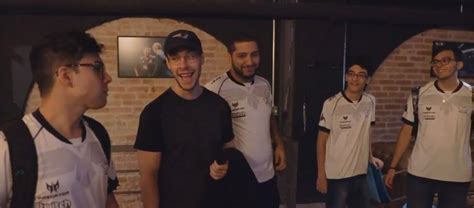 Operation Kino Bate Intz Academy E Se Garante No Segundo Split Do