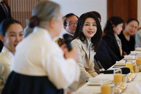 뒤늦게 알려진 김건희 여사 국악사랑 젊은 국악인들 깜짝 격려