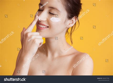 Caucasian Woman Freckles Naked Shoulders Applying Stock Photo 1850977705 Shutterstock