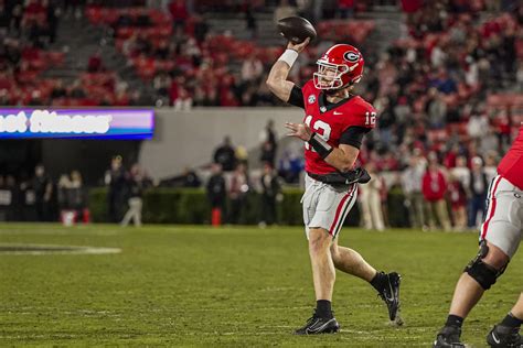 Georgia Qb Brock Vandagriff Bows Out For Kentucky Reuters