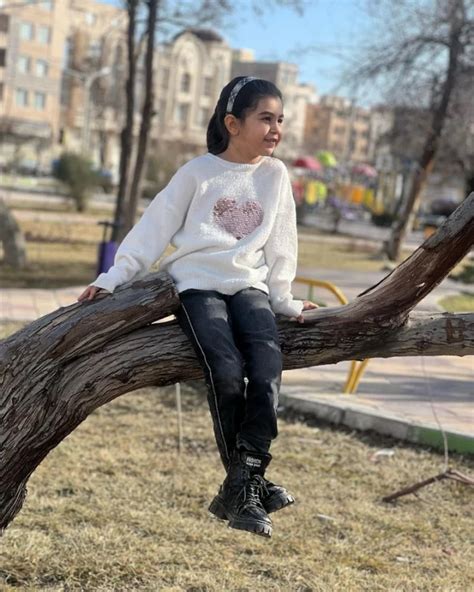 ببینید چهره واقعی دختر بچه ای که زنگ زد به اوحدی چه شکلیه