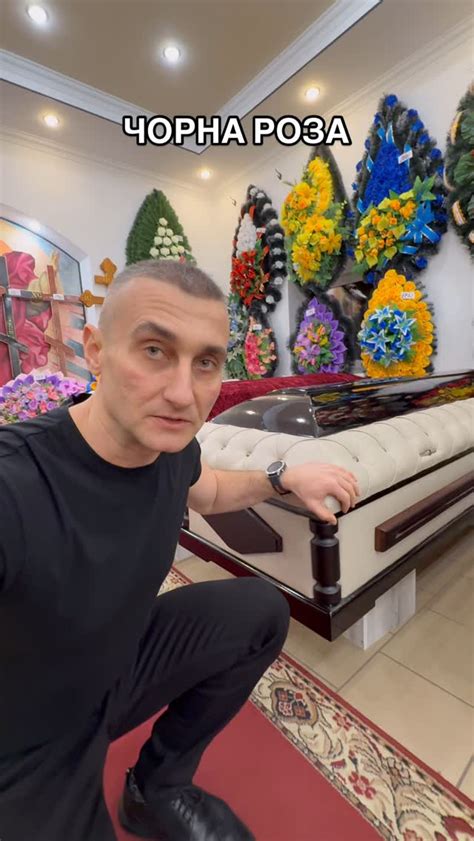 Ритуальні Послуги ЧОРНА РОЗА Купити труну в Україні можна в нас Лакована труна деревʼяна