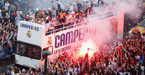 Real Madrid Celebrate Champions League Victory With Night Time Parade