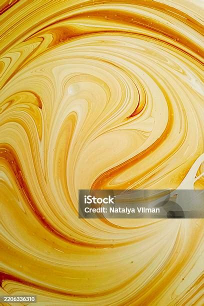 대리석 질감입니다 노란색으로 칠해진 파도 현대적인 예술적 디자인 세로 사진 0명에 대한 스톡 사진 및 기타 이미지 0명 개념 개념과 주제 Istock