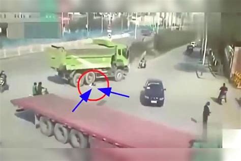 女子遭渣土车碾压，要不是监控，都不知道真相是什么监控渣土真相