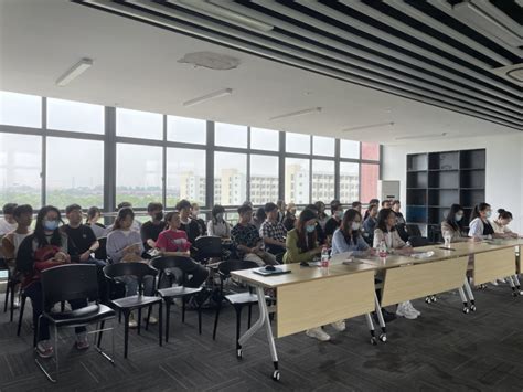 【悟思想伟力 建时代新功】信息学院奉贤校区师生党支部开展专题理论学习沙龙