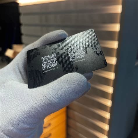 NFC-визитка с выборочным лаком и тиснением | «Маджента»