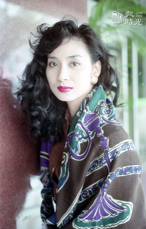 王菲、鄺美雲翻唱「這首歌」雙雙奠定歌后地位 報時光